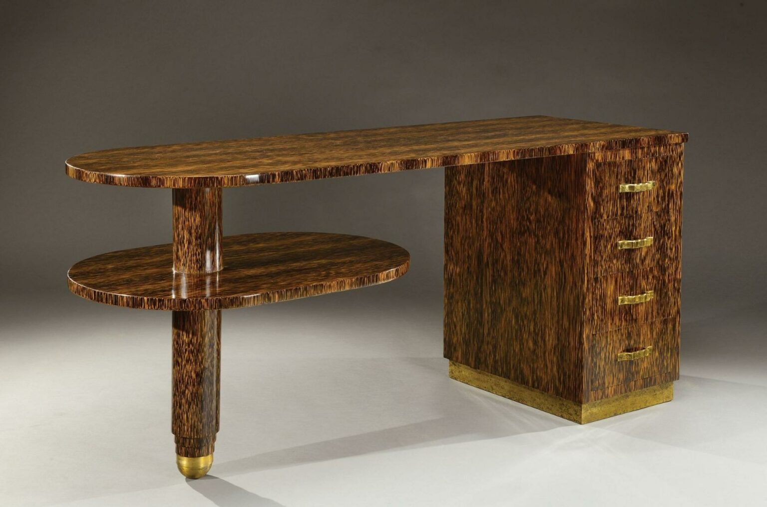 Un expert en objet d'art proche de chez vous